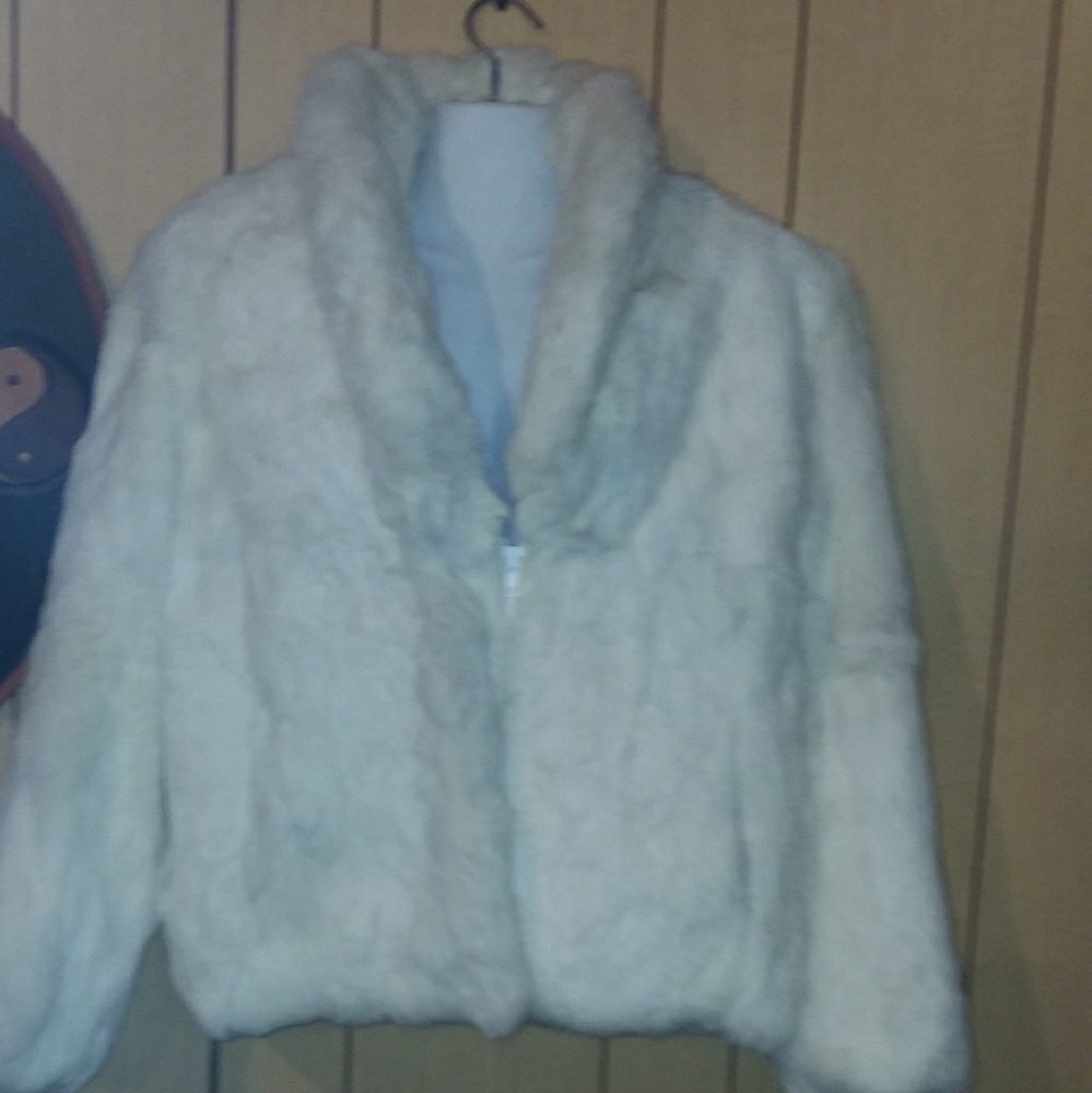 Gorgeous Vintage White Rabbit Fur Coat - Gem